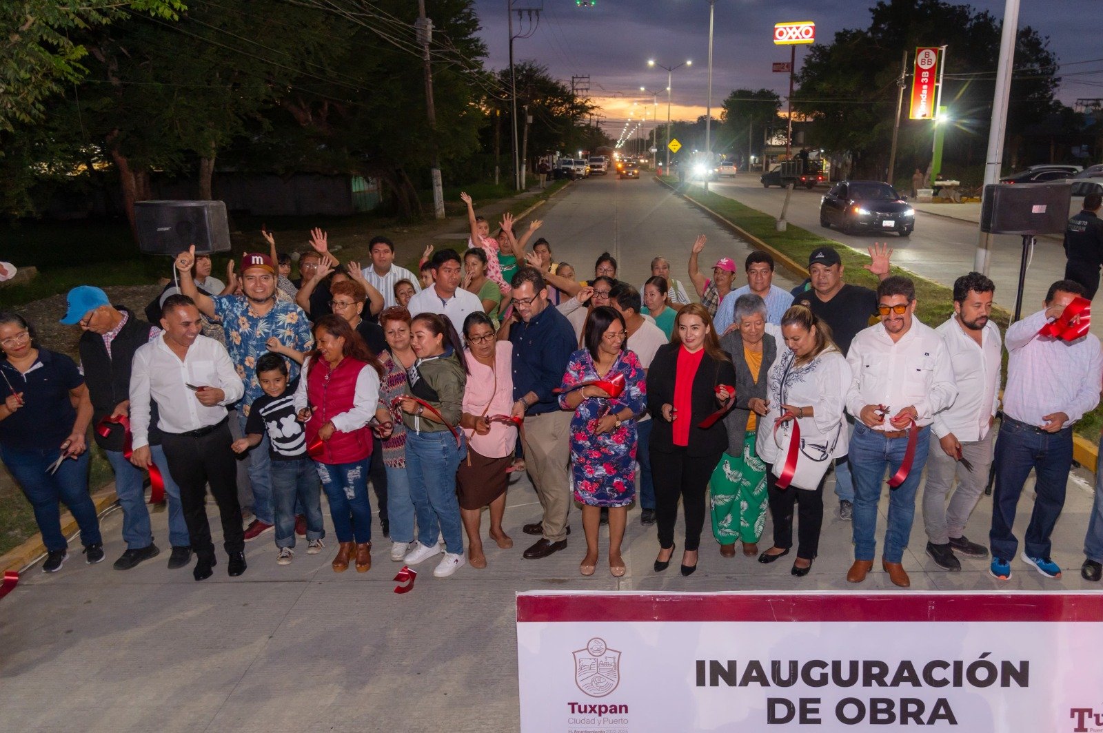 Gobierno de Tuxpan inauguró un tramo más de la avenida Adolfo López ...